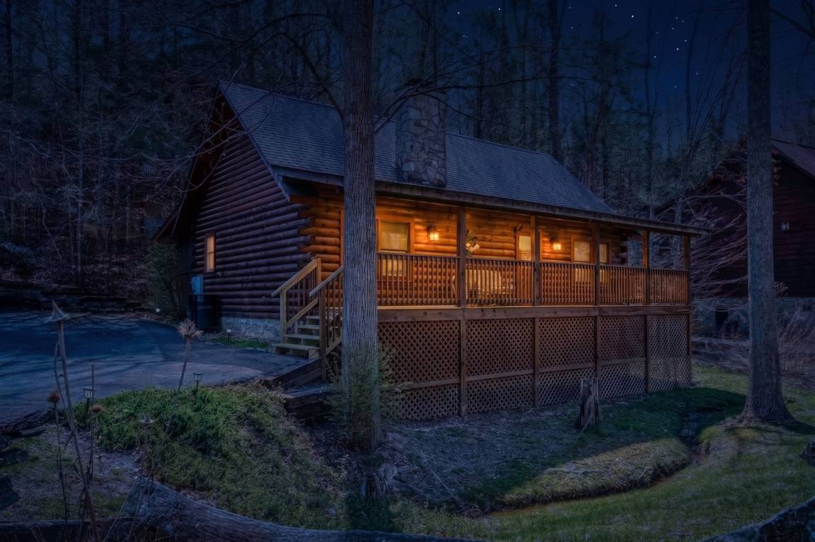 Cabin ∙ 2 Bedrooms ∙ 6 Guests