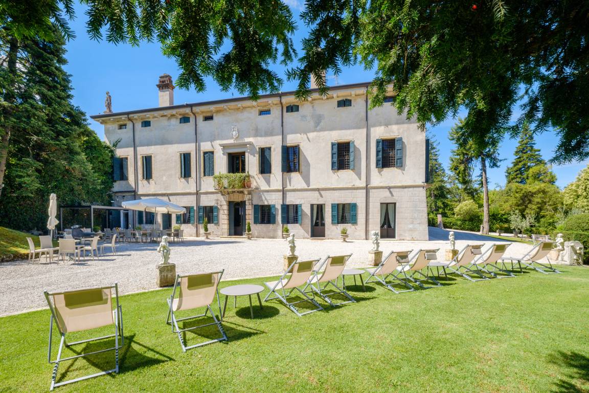 650 M² Villa ∙ 8 Chambres ∙ 20 Personnes - Alpes