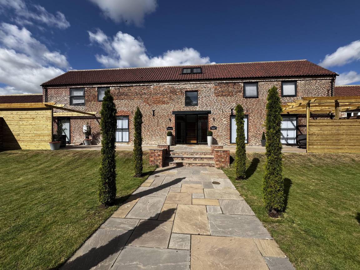 Cottage ∙ 4 Bedrooms ∙ 8 Guests - Driffield