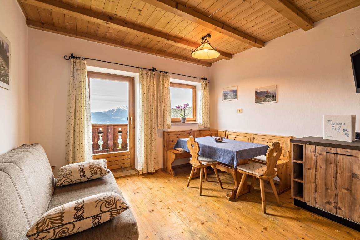46 M² Ferienwohnung ∙ 1 Schlafzimmer ∙ 2 Gäste - Hafling
