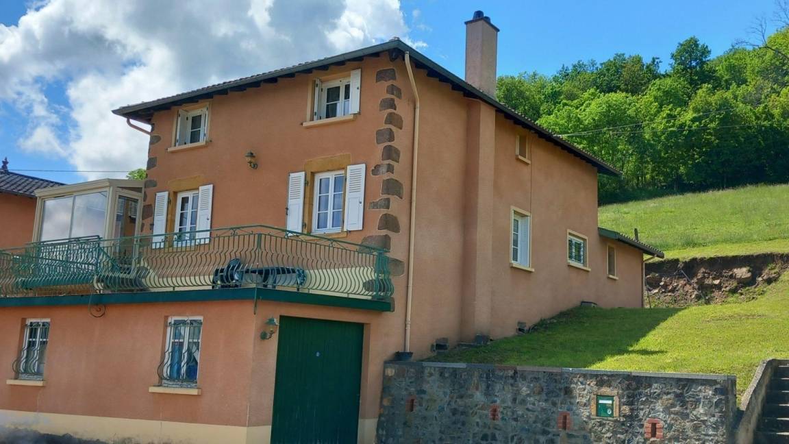 141 M² Gîte ∙ 4 Chambres ∙ 11 Personnes - L'Arbresle