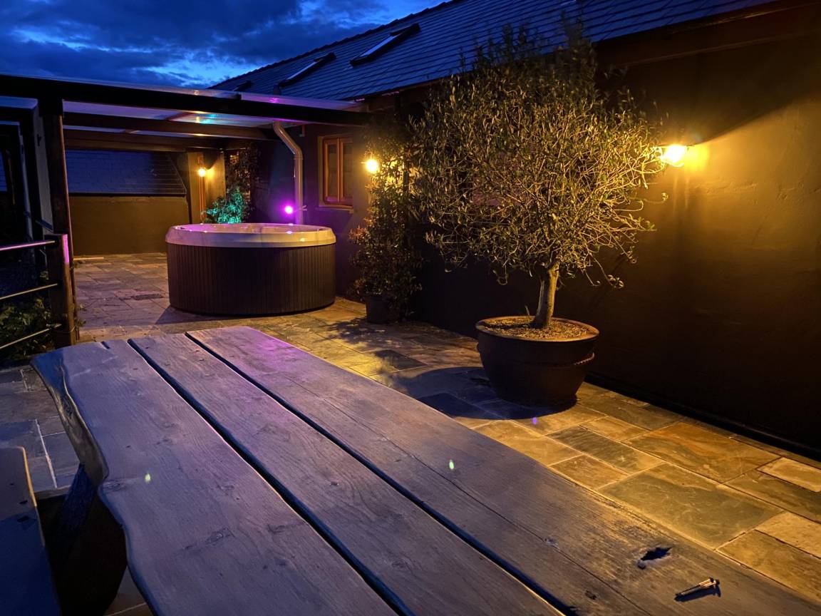 102 M² Cottage ∙ 2 Bedrooms ∙ 4 Guests - Haverfordwest