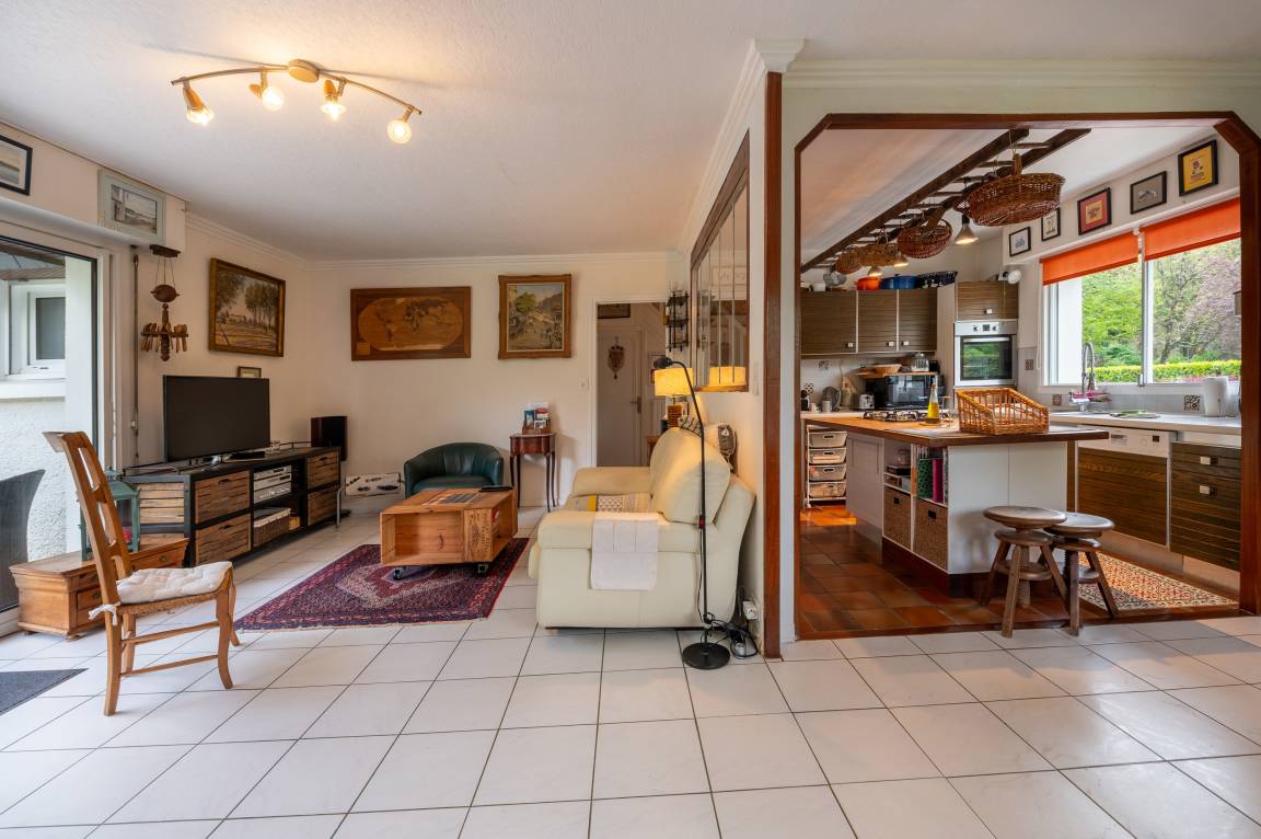 110 M² Maison De Vacances ∙ 3 Chambres ∙ 6 Personnes - Séné