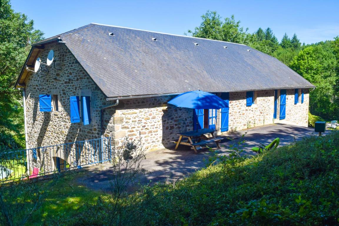 81 M² Gîte ∙ 2 Chambres ∙ 4 Personnes - Corrèze