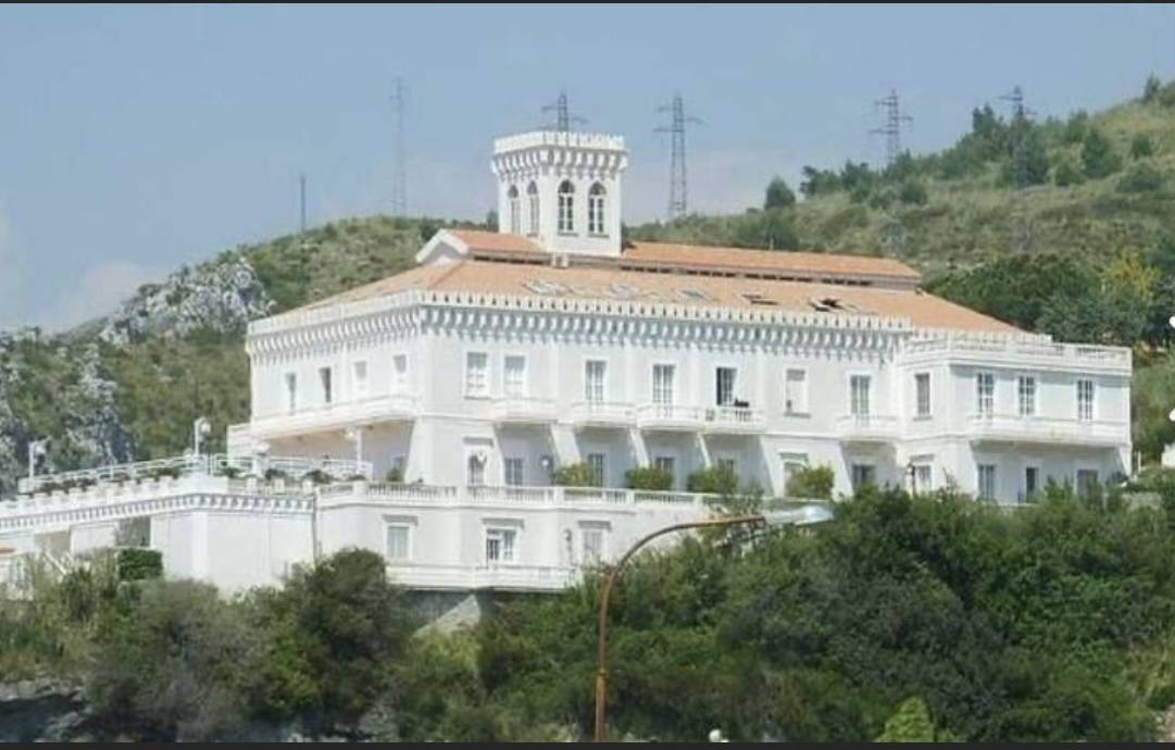 52 M² Castle ∙ 1 Bedroom ∙ 4 Guests - Praia a Mare