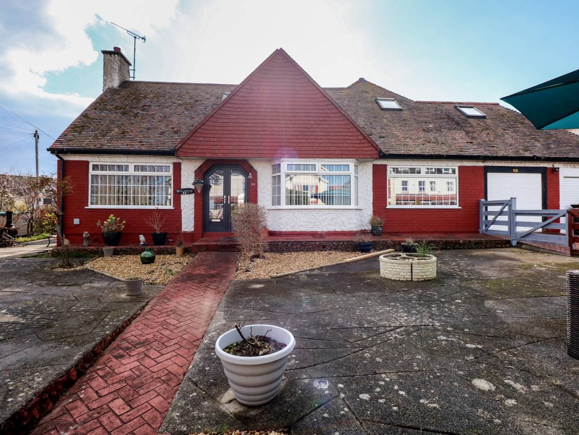 Cottage ∙ 2 Bedrooms ∙ 4 Guests - Rhos on Sea
