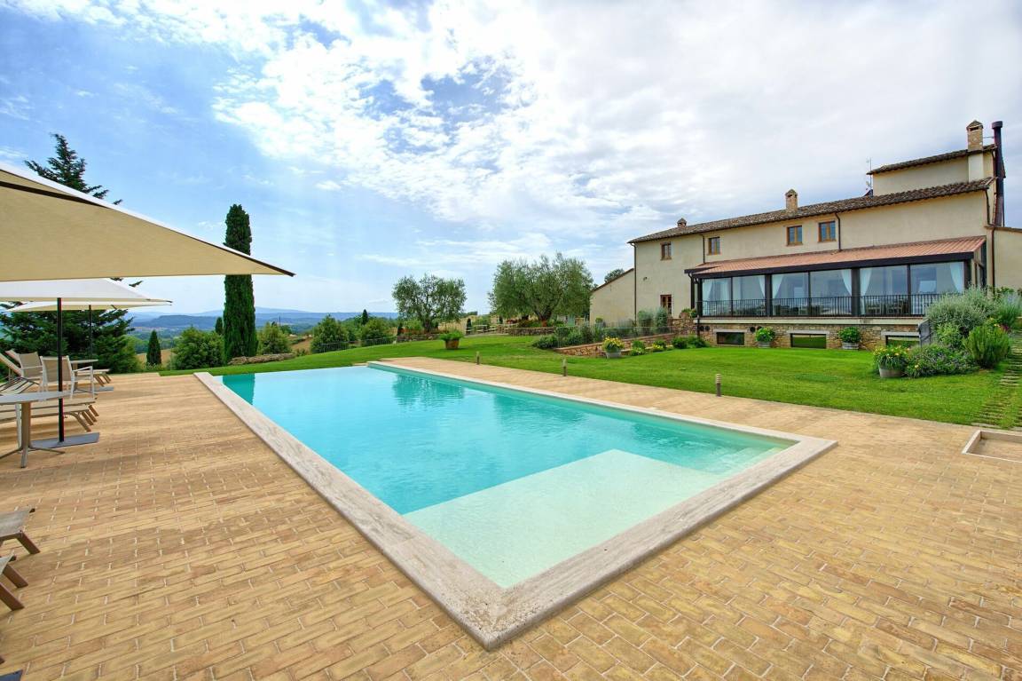 900 M² Villa ∙ 13 Habitaciones ∙ 26 Huéspedes - Montepulciano