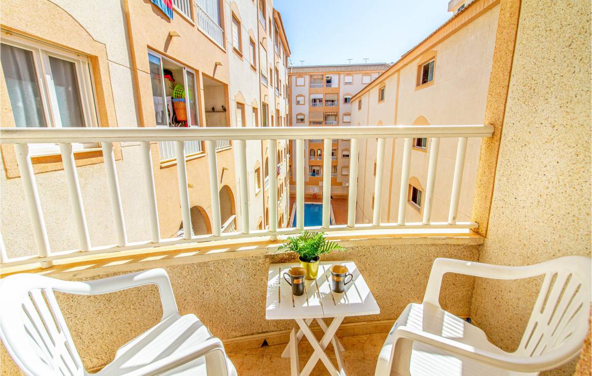 95 M² Apartamento ∙ 3 Habitaciones ∙ 6 Huéspedes - Torrevieja