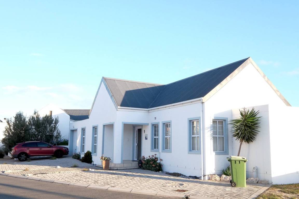 150 M² House ∙ 3 Bedrooms ∙ 7 Guests - Langebaan