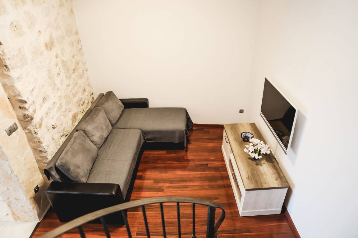 85 M² Ferienhaus ∙ 1 Schlafzimmer ∙ 4 Gäste - Brodarica