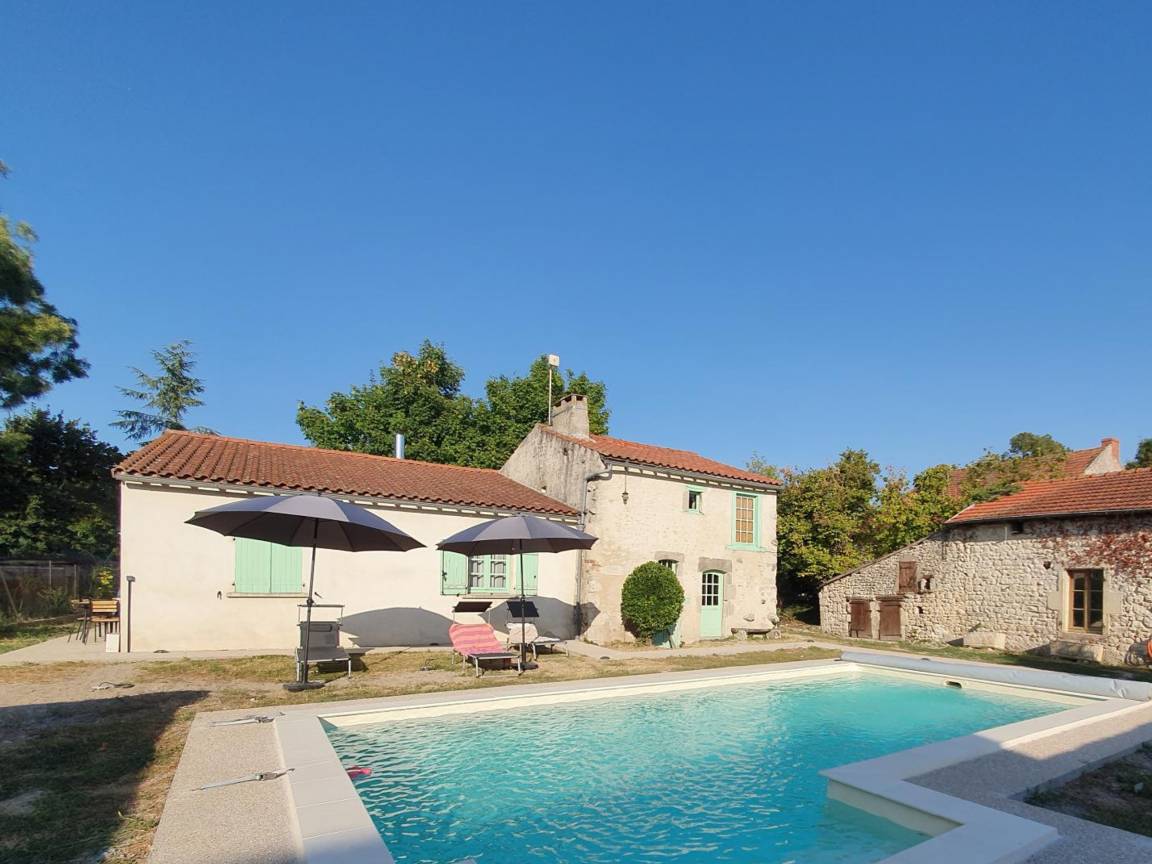 86 M² Cottage ∙ 3 Chambres ∙ 6 Personnes - Gannat