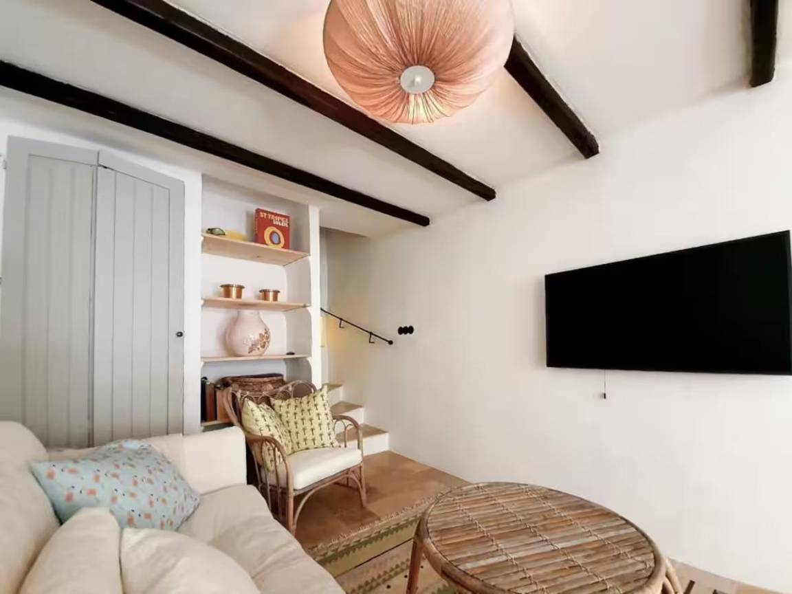 85 M² House ∙ 2 Bedrooms ∙ 5 Guests - Antibes