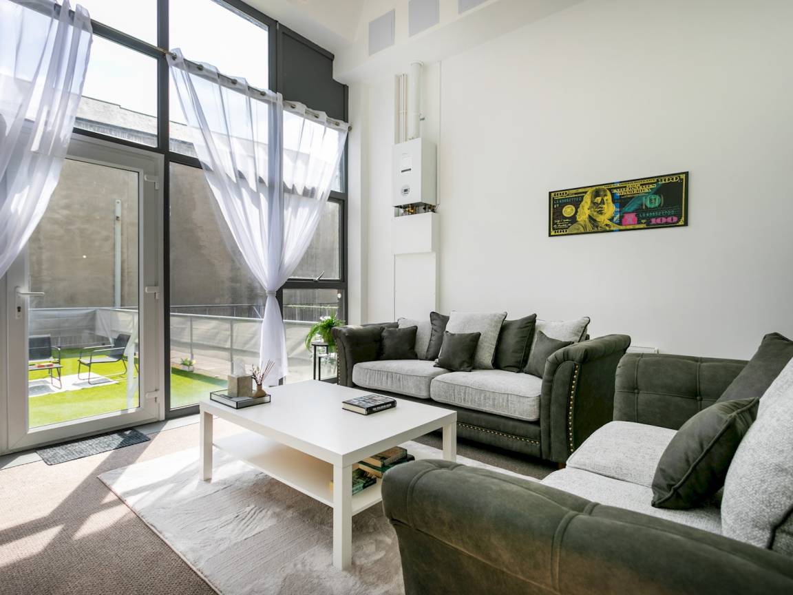 149 M² Apartment ∙ 3 Bedrooms ∙ 6 Guests - Nottingham Contemporary