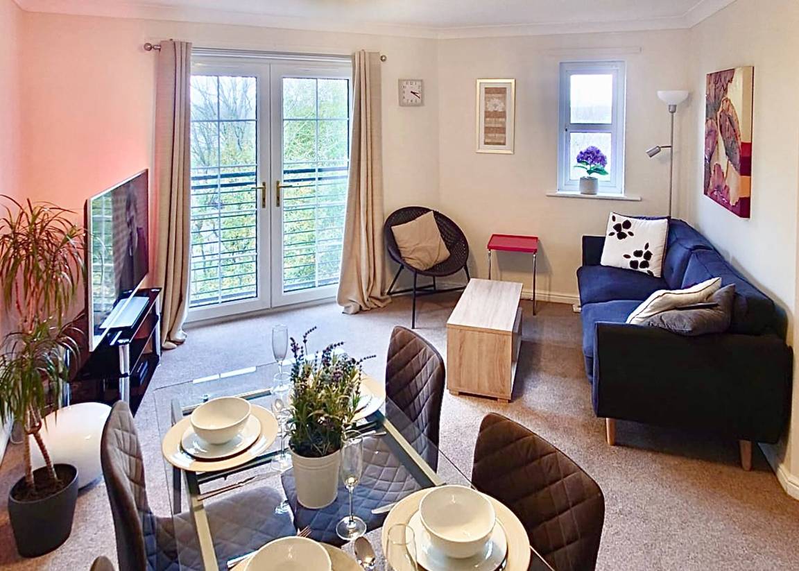 80 M² Apartment ∙ 3 Bedrooms ∙ 5 Guests - Falkirk