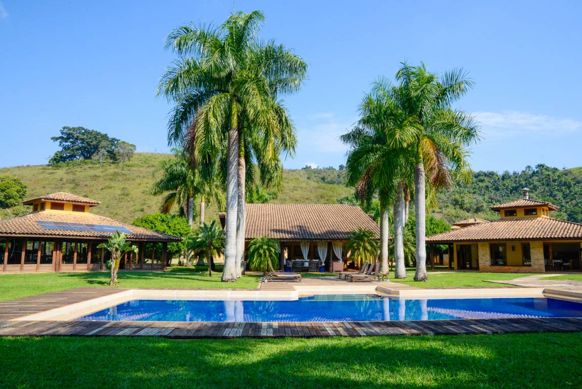 2500 M² Casa ∙ 8 Quartos ∙ 18 Hóspedes - Guararema