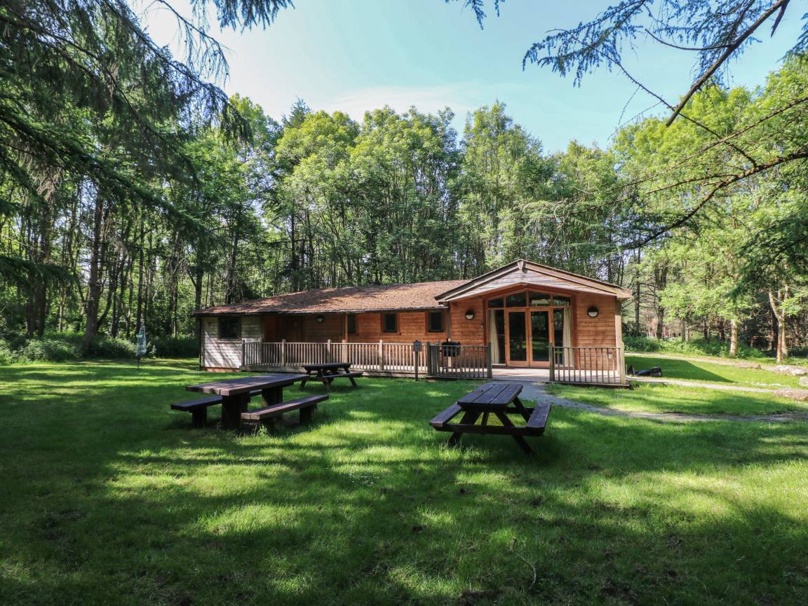 Cottage ∙ 4 Bedrooms ∙ 8 Guests - Staffordshire