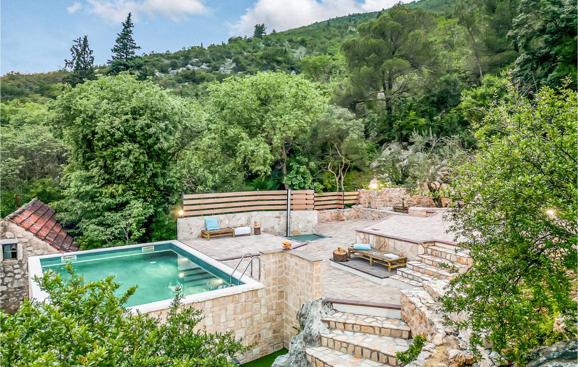 190 M² Maison De Vacances ∙ 3 Chambres ∙ 10 Personnes - Vrgorac