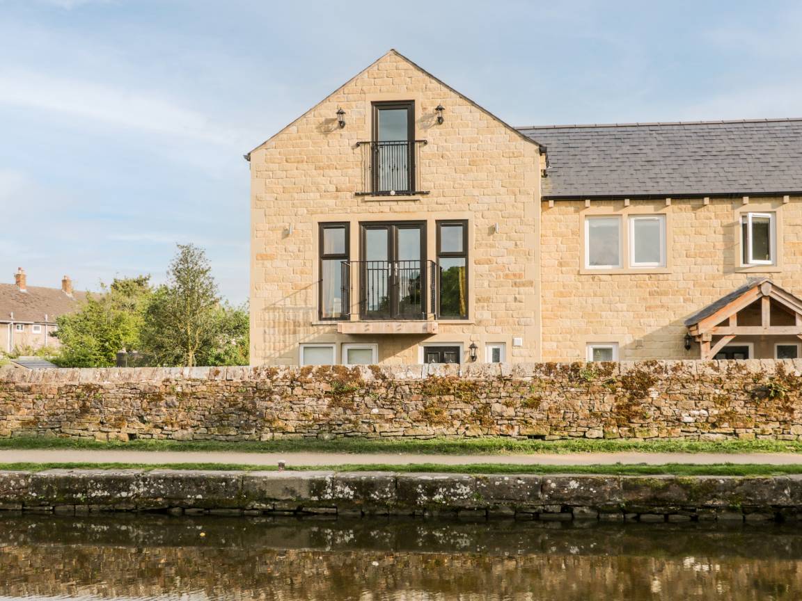 Cottage ∙ 2 Bedrooms ∙ 4 Guests - West Yorkshire