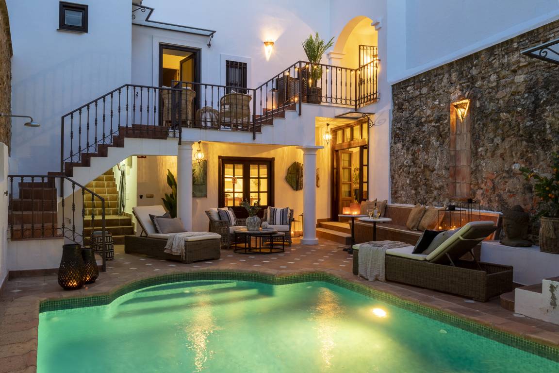 350 M² Villa ∙ 6 Bedrooms ∙ 12 Guests - Marbella