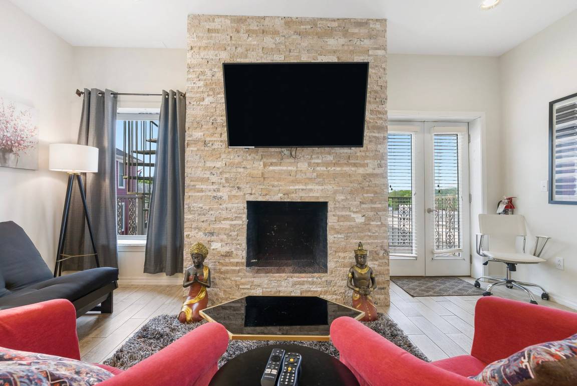 Condo ∙ 2 Bedrooms ∙ 7 Guests - Bull Shoals Lake