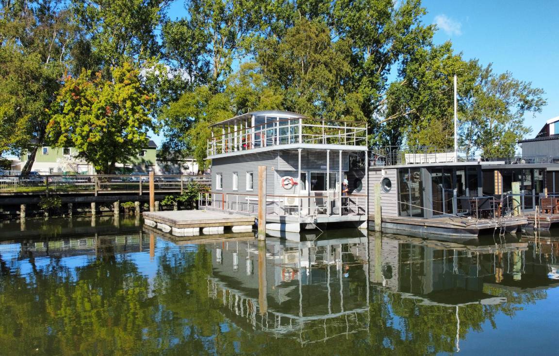 42 M² Houseboat ∙ 2 Bedrooms ∙ 6 Guests - Mölndal
