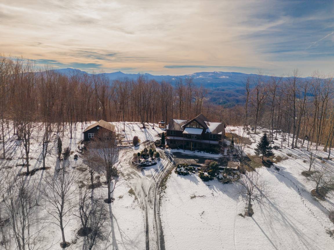 314 M² Cabin ∙ 5 Bedrooms ∙ 16 Guests - Boone, NC