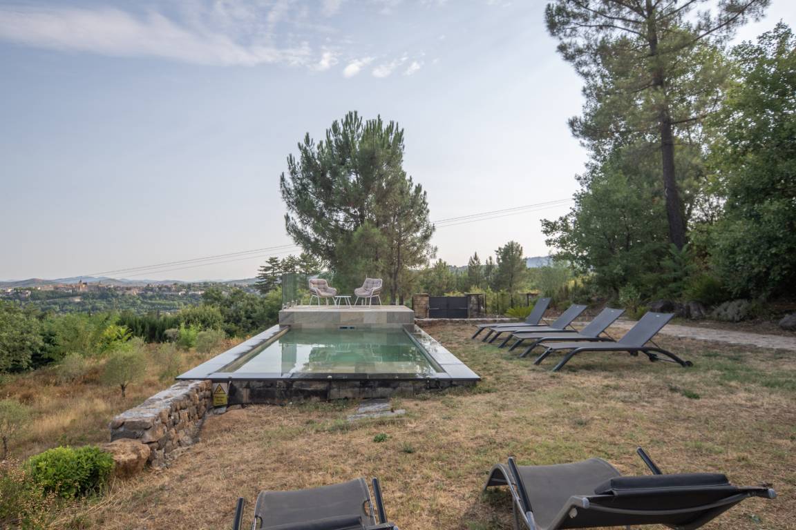 170 M² Villa ∙ 3 Chambres ∙ 8 Personnes - Aubenas