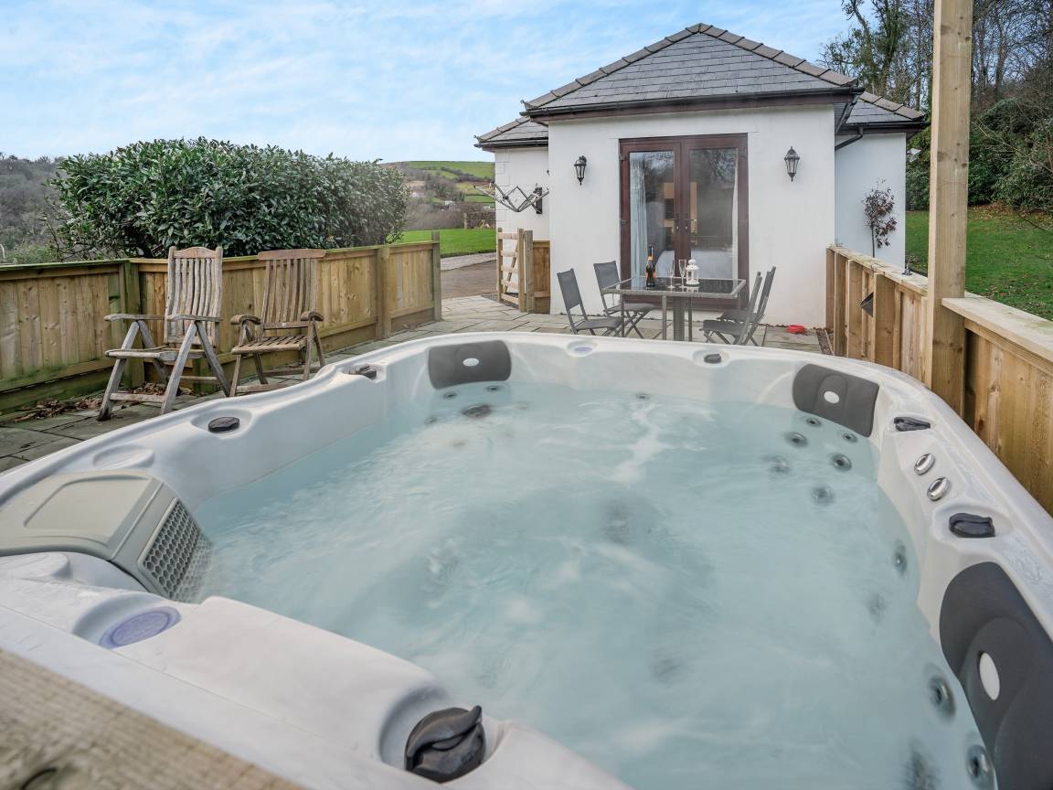Cottage ∙ 2 Bedrooms ∙ 4 Guests - Bridgend