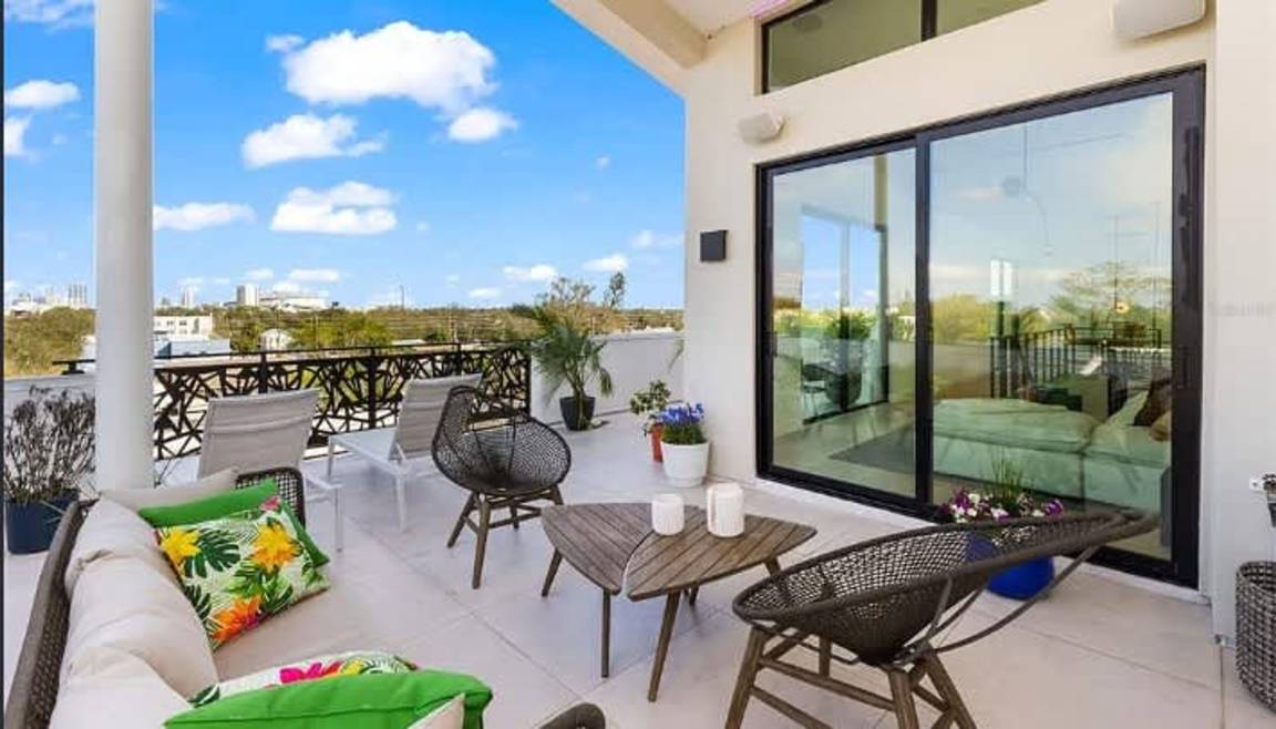 Apartment ∙ 3 Bedrooms ∙ 8 Guests - St. Petersburg, FL