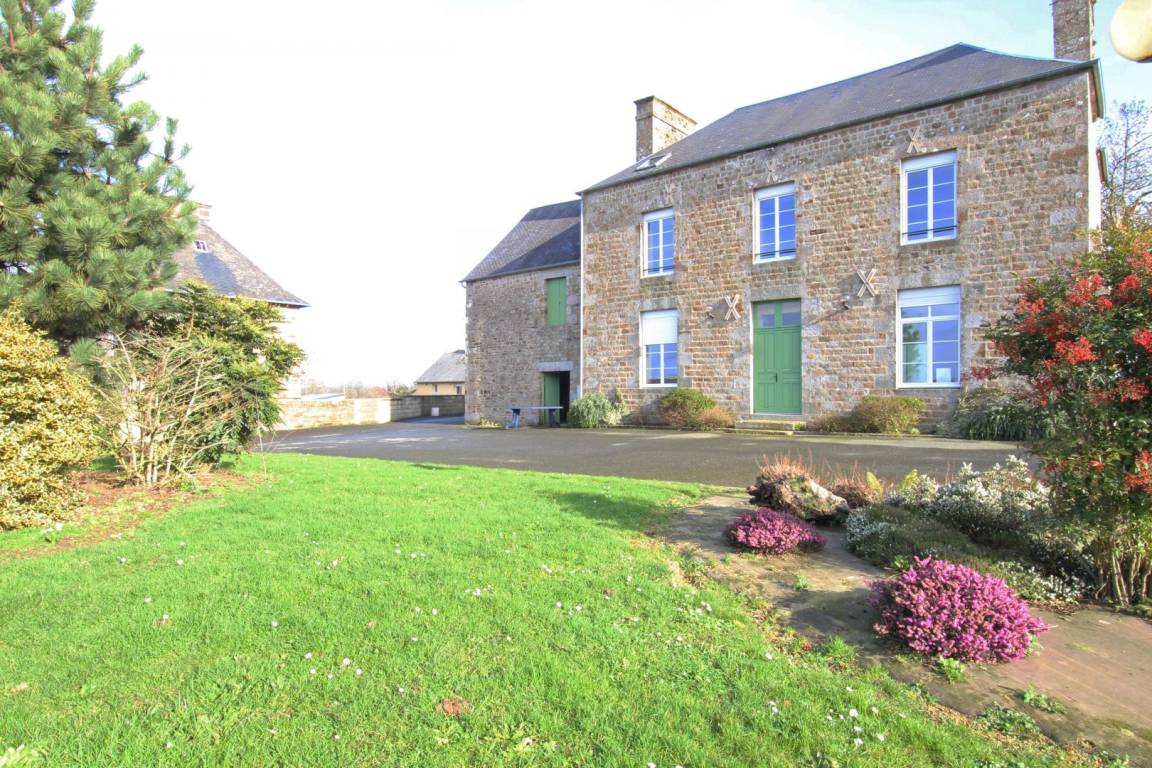 225 M² Gîte ∙ 5 Chambres ∙ 14 Personnes - Basse-Normandie