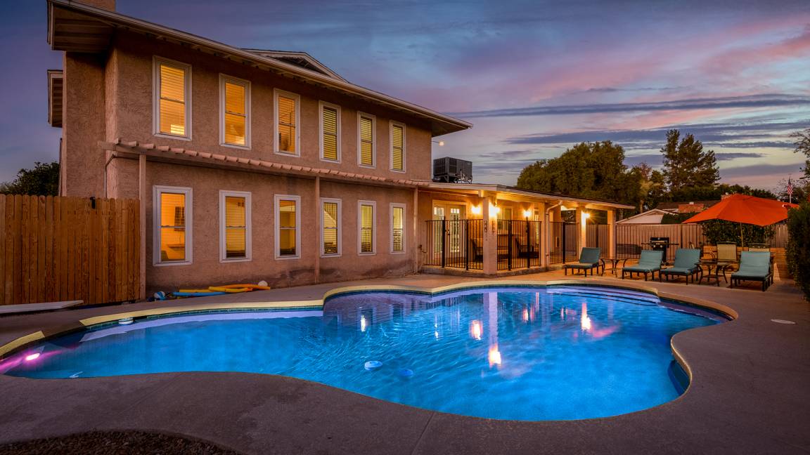 Casa ∙ 4 Habitaciones ∙ 10 Huéspedes - Mesa, AZ