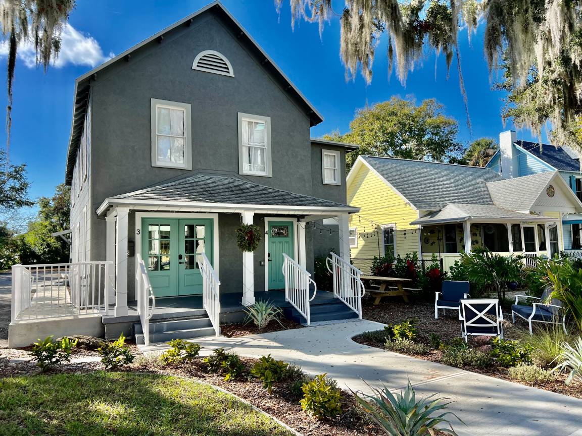 Apartment ∙ 2 Bedrooms ∙ 4 Guests - New Smyrna Beach, FL