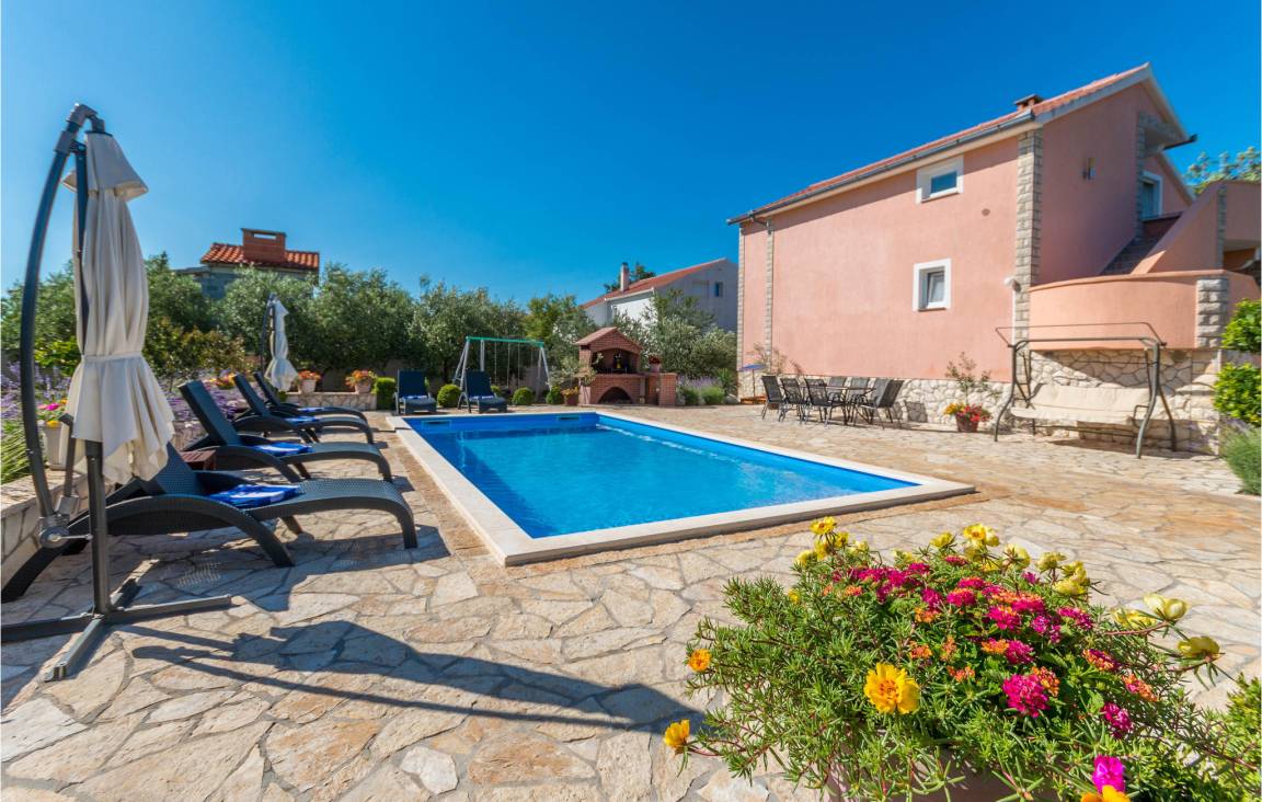 154 M² House ∙ 4 Bedrooms ∙ 10 Guests - Benkovac