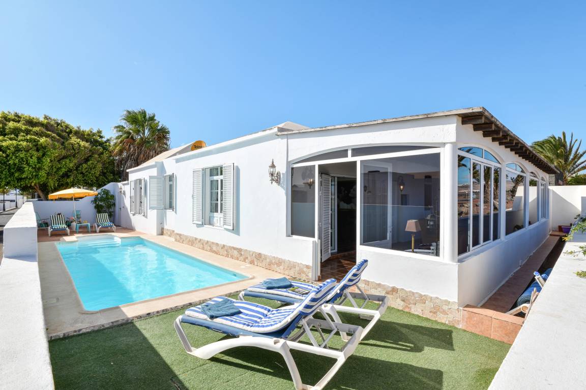 180 M² Villa ∙ 3 Bedrooms ∙ 6 Guests - Puerto del Carmen