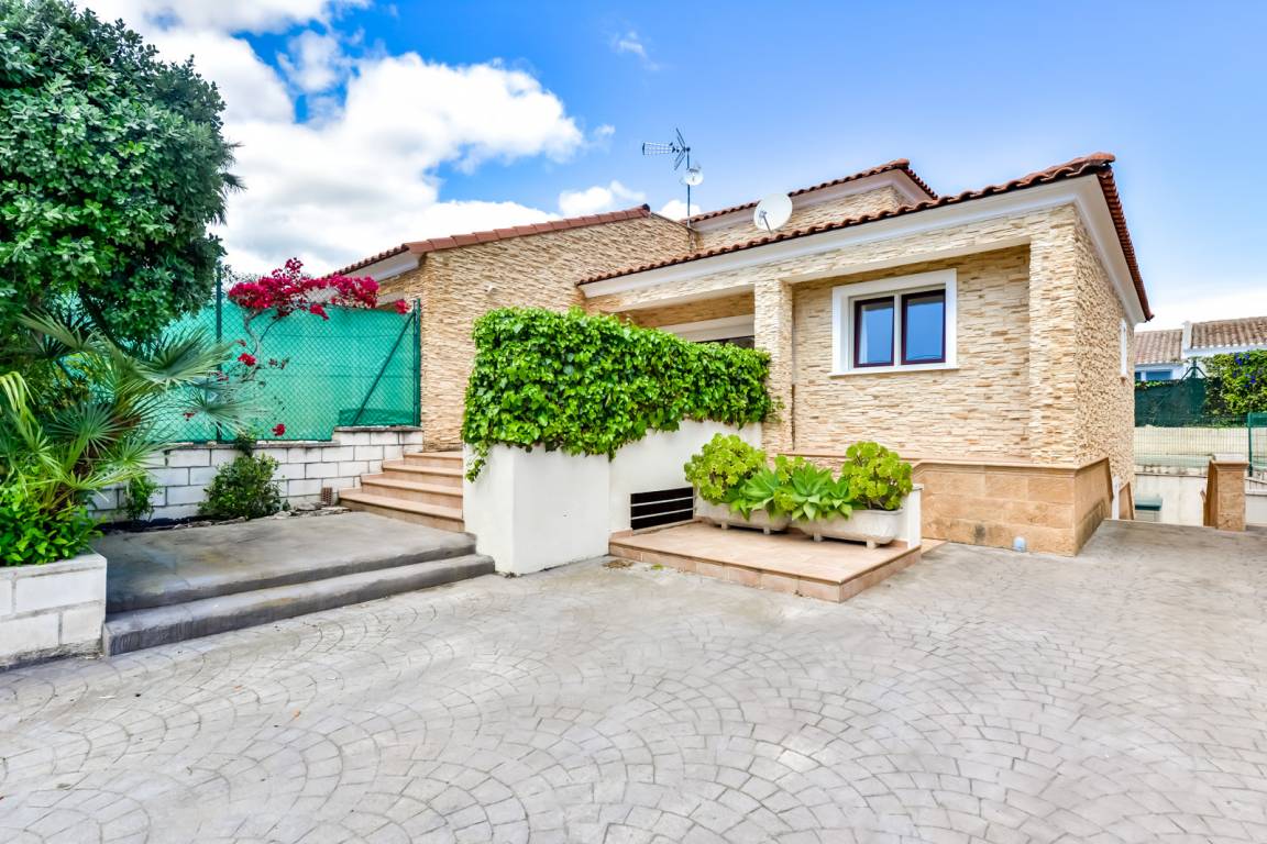 100 M² Bungalow ∙ 2 Habitaciones ∙ 4 Huéspedes - Calpe