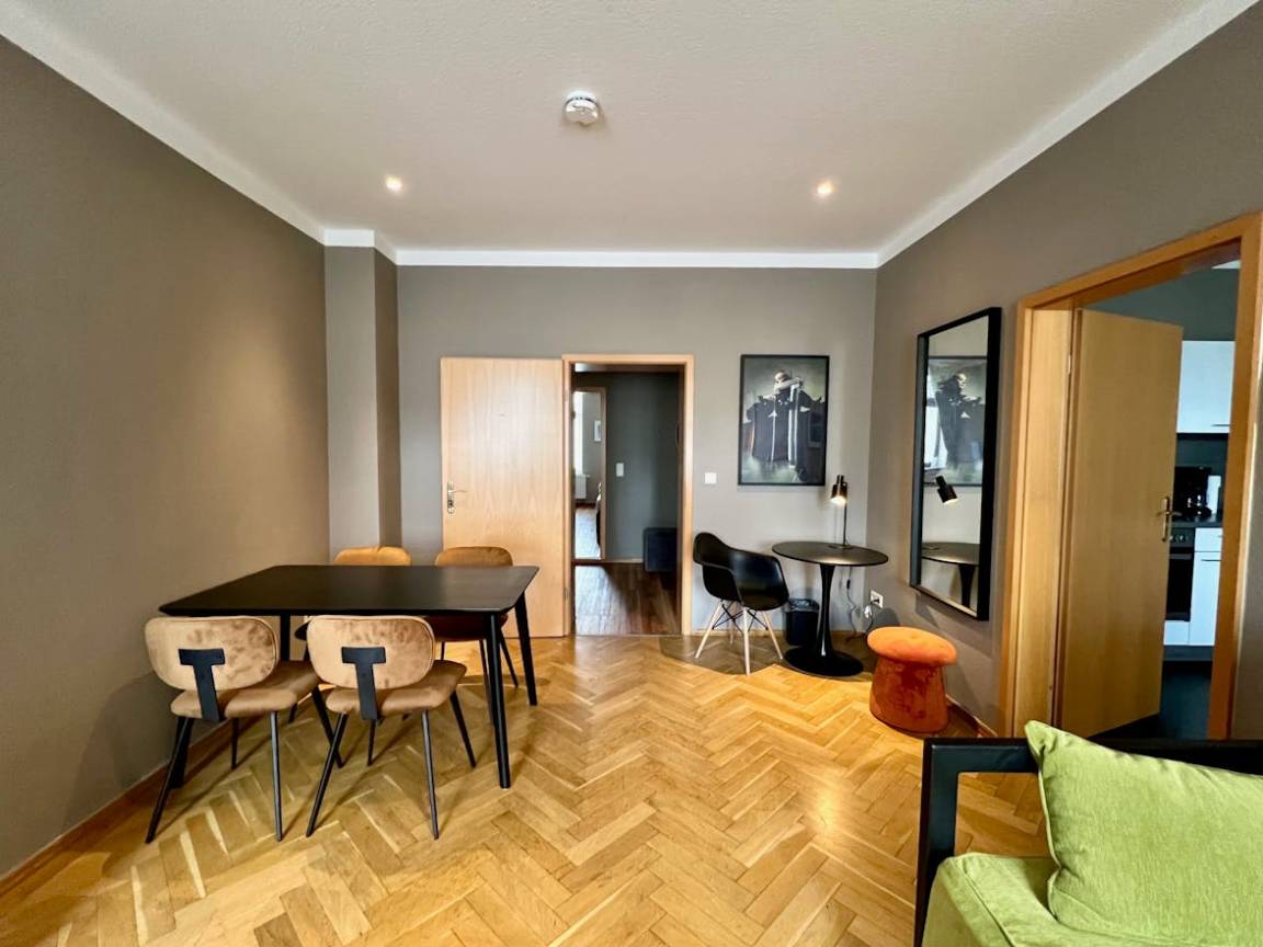 88 M² Apartment ∙ 2 Bedrooms ∙ 6 Guests - Leipzig