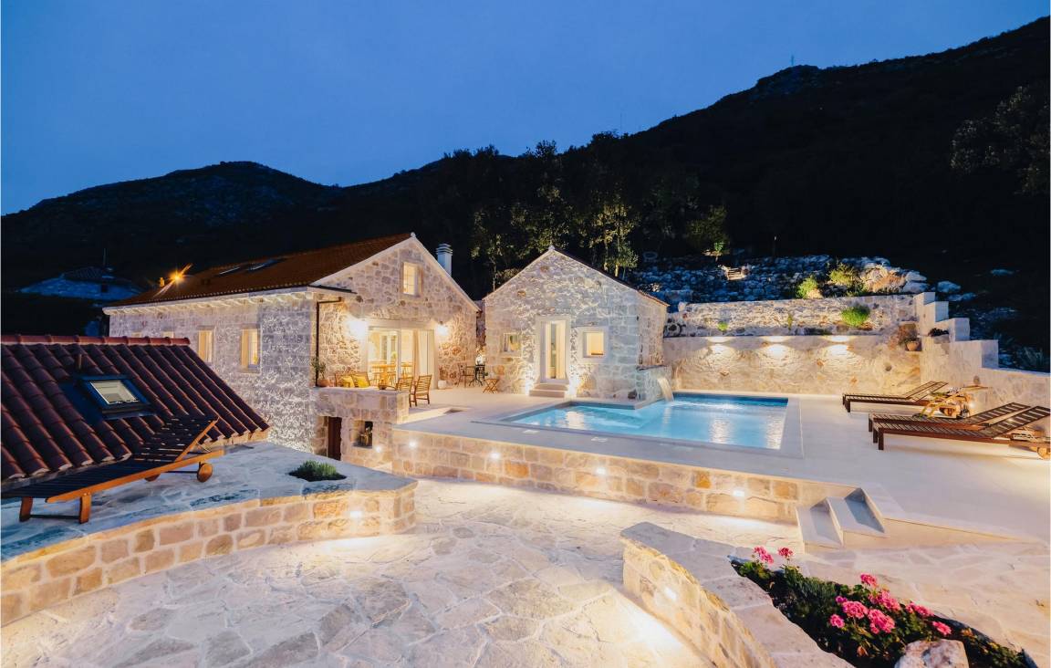 205 M² House ∙ 7 Bedrooms ∙ 14 Guests - Mlini