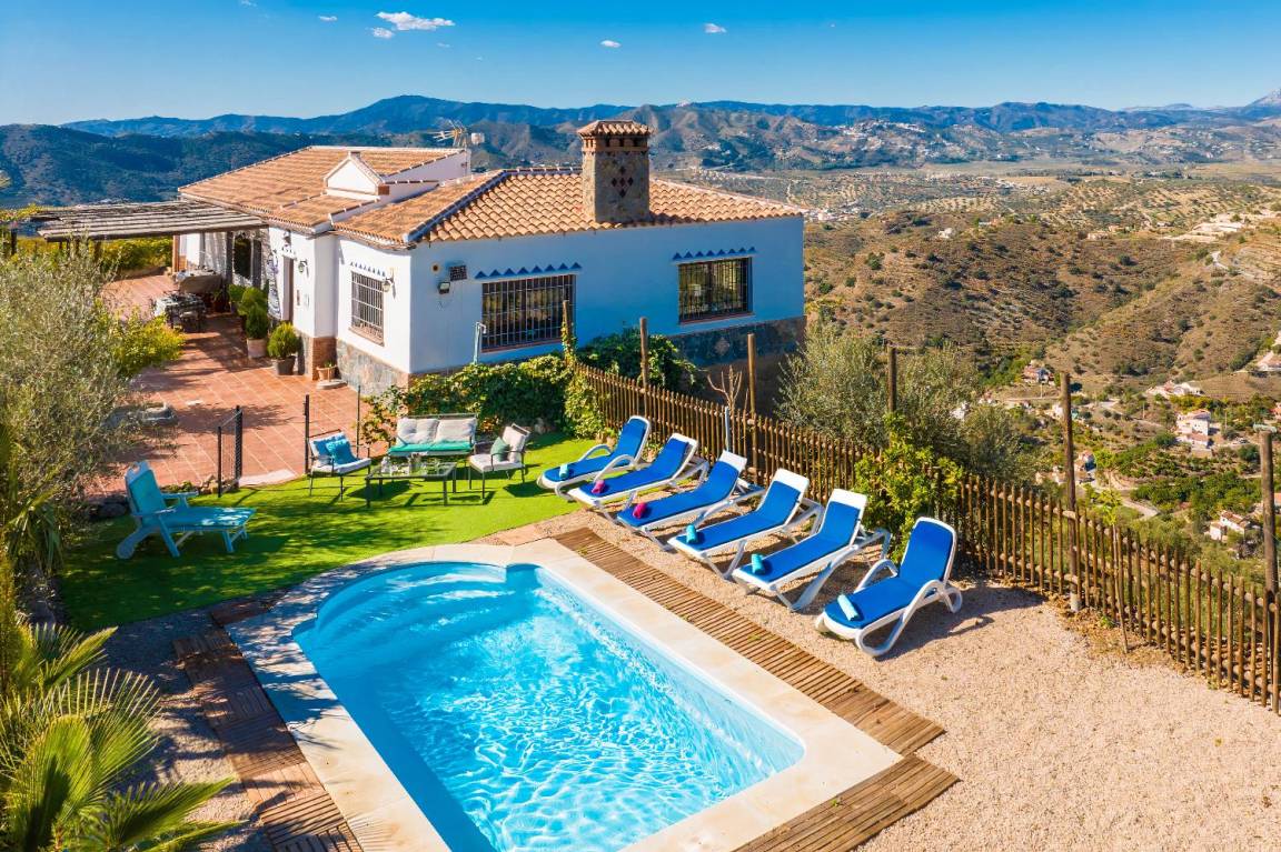 180 M² Villa ∙ 3 Habitaciones ∙ 6 Huéspedes - Canillas de Aceituno