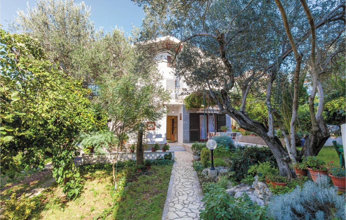 78 M² Apartment ∙ 2 Bedrooms ∙ 6 Guests - Trogir