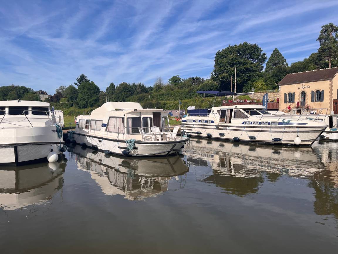 41 M² Péniche ∙ 2 Chambres ∙ 8 Personnes - Nièvre