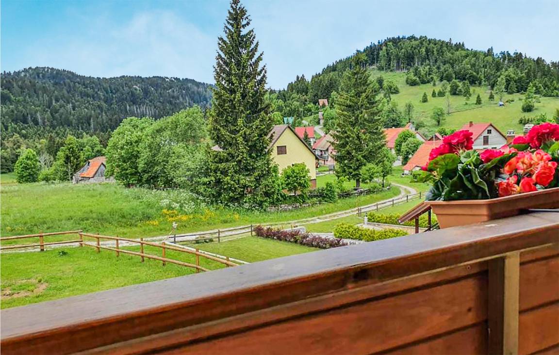 200 M² House ∙ 3 Bedrooms ∙ 6 Guests - Delnice