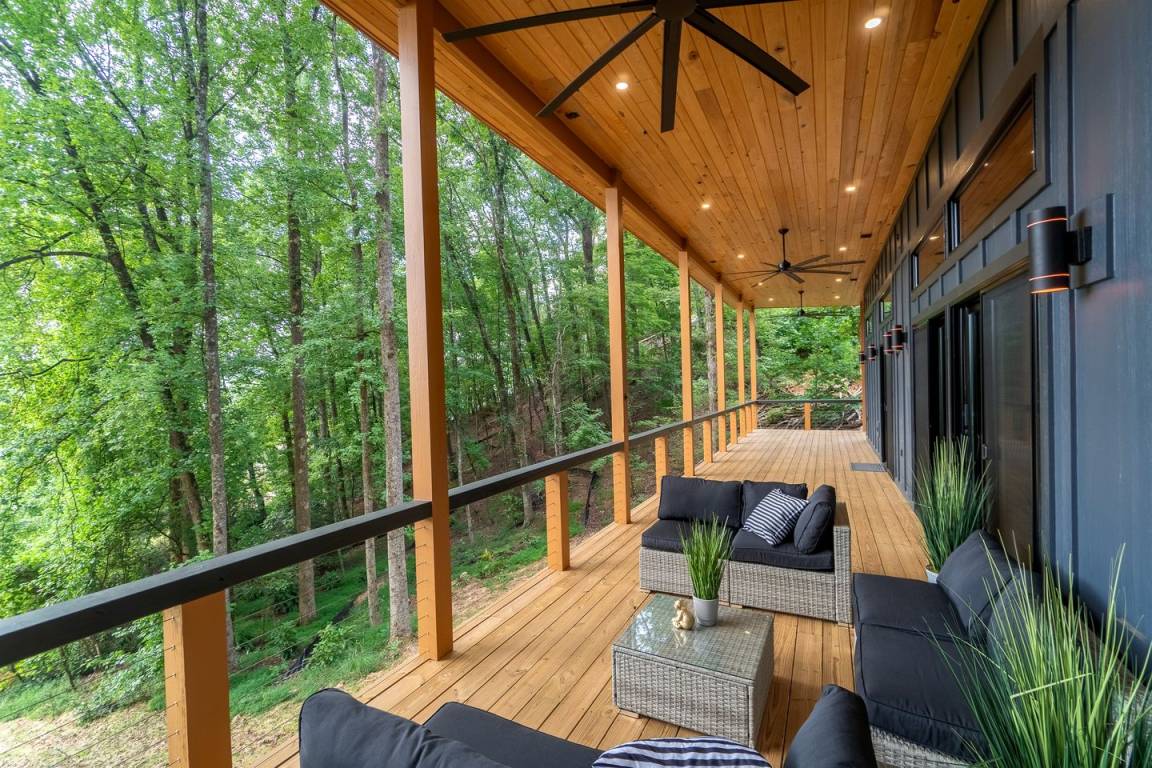 Camping ∙ 2 Bedrooms ∙ 4 Guests - ヘレン, GA