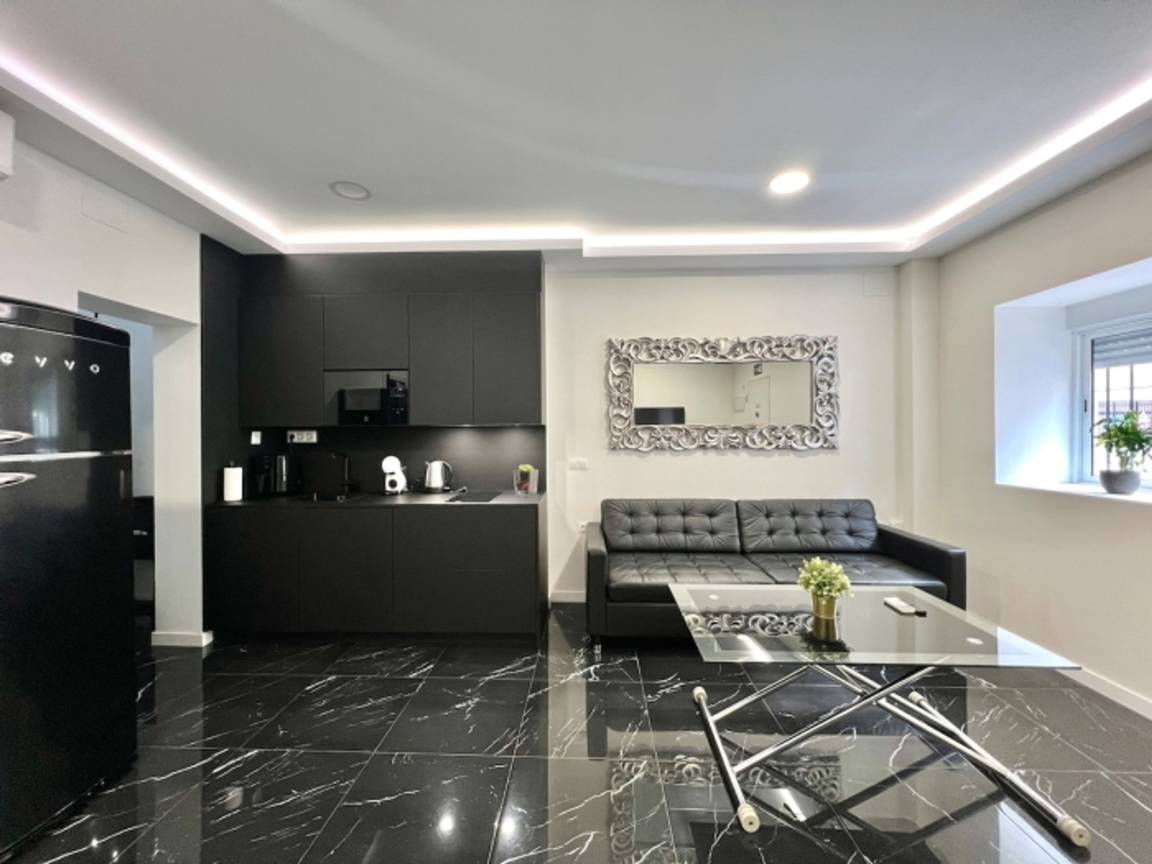 80 M² House ∙ 1 Bedroom ∙ 3 Guests - Málaga