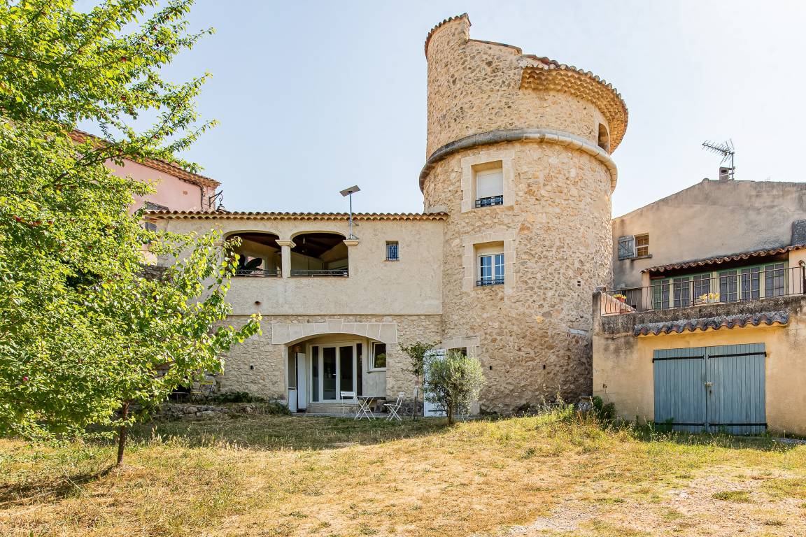 20 M² Appartement ∙ 2 Personnes - Régusse