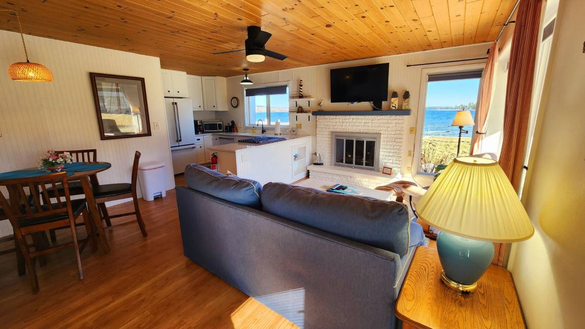 62 M² Apartamento ∙ 1 Habitación ∙ 4 Huéspedes - Petoskey, MI