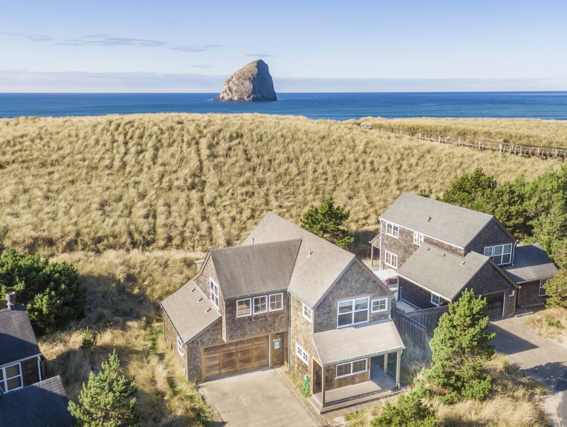 167 M² House ∙ 3 Bedrooms ∙ 8 Guests - Pacific City, OR