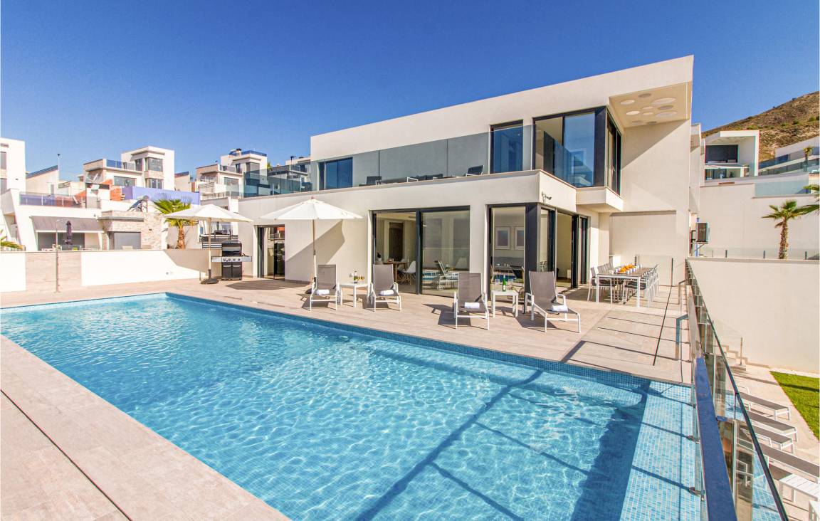 274 M² House ∙ 5 Bedrooms ∙ 8 Guests - Villajoyosa