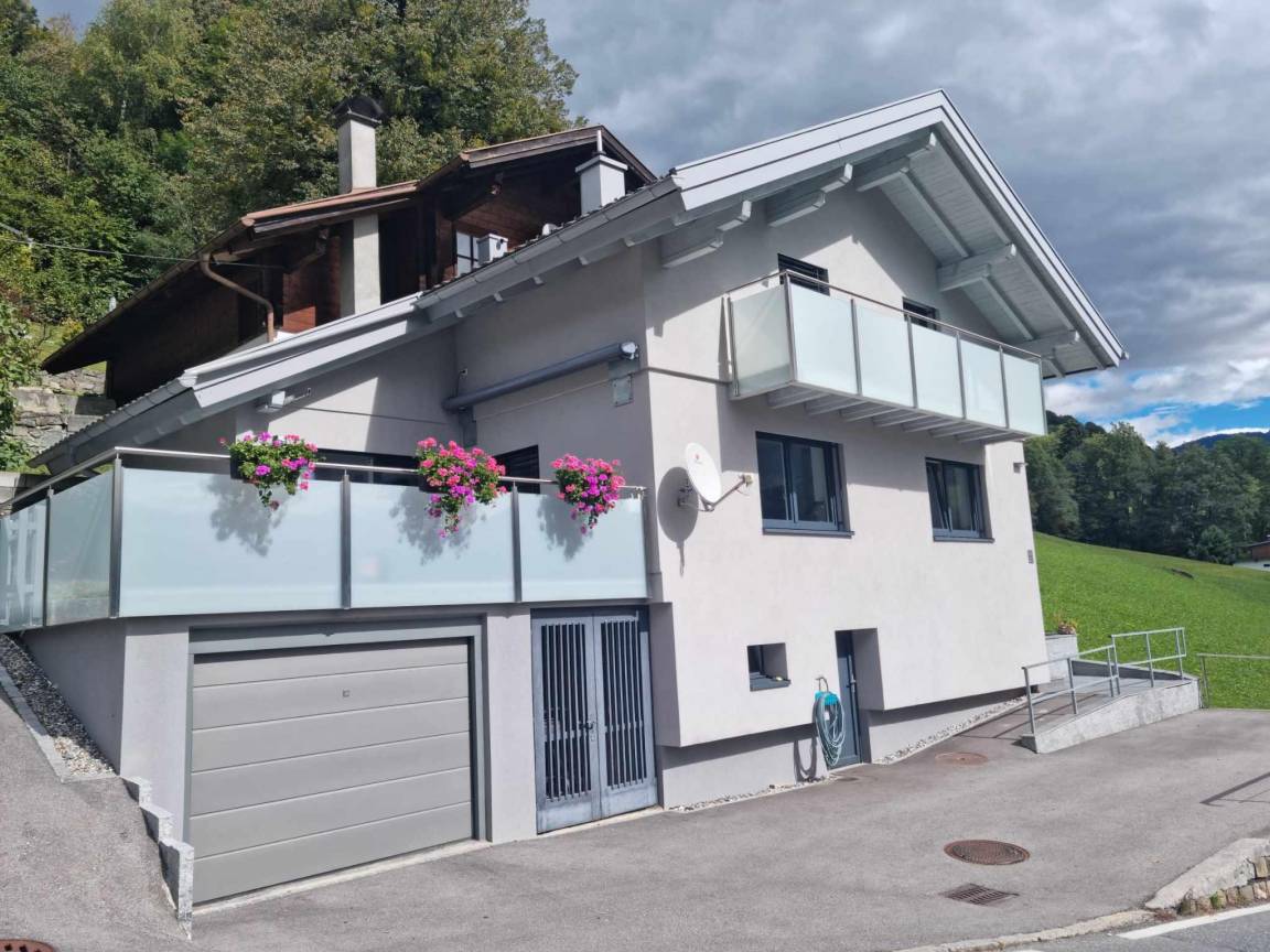 98 M² Ferienhaus ∙ 3 Schlafzimmer ∙ 8 Gäste - Tschagguns