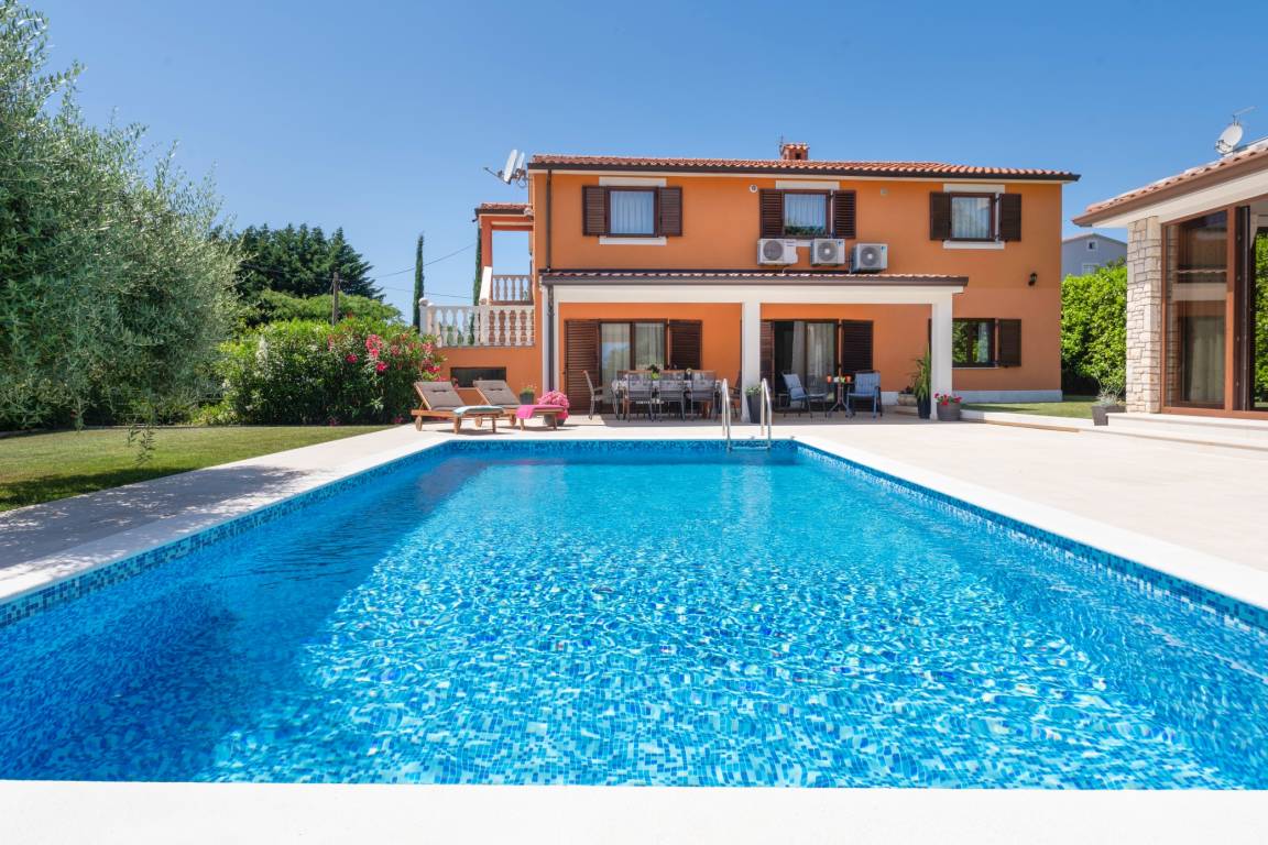 165 M² Villa ∙ 4 Bedrooms ∙ 8 Guests - Piran