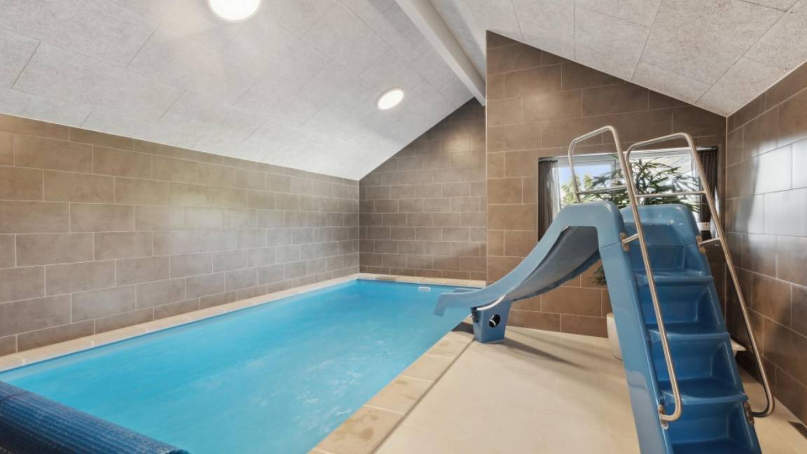 248 M² House ∙ 8 Bedrooms ∙ 20 Guests - List